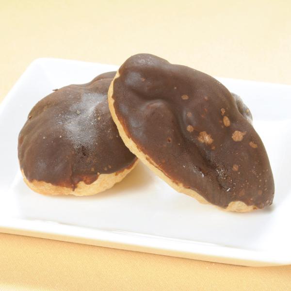 国内産卵をたっぷりと使用し香ばしく焼き上げた生地に自家製カスタードをブレンドした濃厚なクリームを詰めました。◇最終加工地：日本◇主要原材料：乳等を主原料とする食品(国内製造)、卵(国産)、準チョコレート、牛乳、加工油脂、小麦粉、加藤れん乳、...