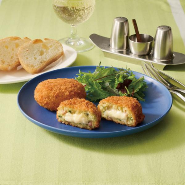 アスパラとベーコンを混ぜ込んだポテト生地で特製ホワイトソースを包みました。◇最終加工地：日本(北海道)◇内容量：1020g(12個入) 1個 約85g 約55〜65×73〜83×30〜36mm◇調理方法：凍ったまま、揚(170〜175℃)9...