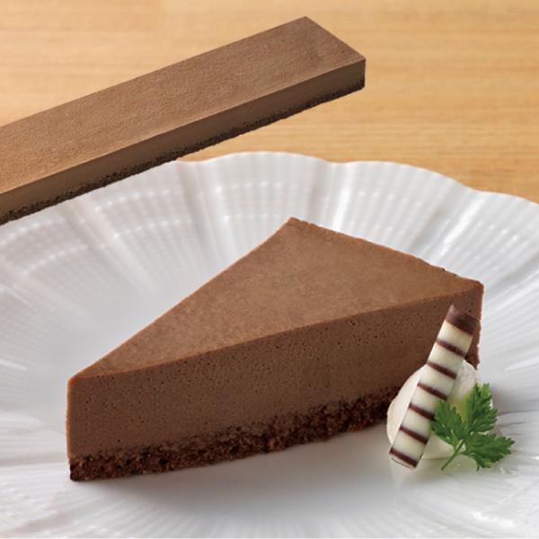 カカオマスとココアパウダーを使用し、カカオのコクと香りを生かした口溶けなめらかなチョコムースケーキです。◇最終加工地：日本(群馬)◇主要原材料：加糖れん乳、ショートニング、砂糖、全卵、粉あめ、食物繊維(イヌリン)、乳等を主要原料とする食品、...