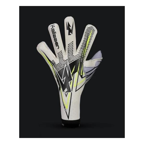 イングランドを初め、様々なヨーロッパの地域で人気のグローブです！元イングランド代表ジョーハート選手着用モデルストラップレスモデルグローブカット：3DXi+ CUT (中指薬指はネガティブカット）今季より採用された新しいラテックスPROGRI...