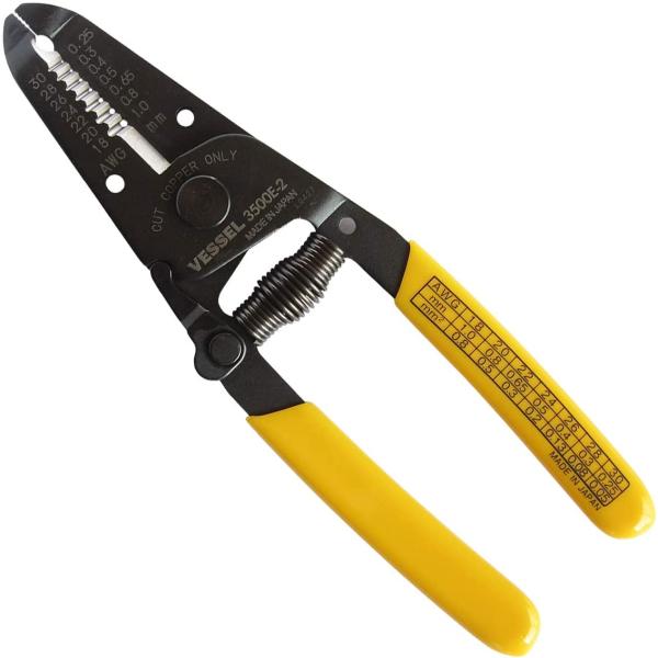 プロ用工具、決定版●軽量(100g)、コンパクト、ハンディタイプ。●刃は、ダイヤモンド精密砥石研磨により、高精度の剥離を実現。●グリップは、AWG、mm、mm2の換算表付き。個装サイズ(mm)220 x 75 x 13適用AWG18/20/...