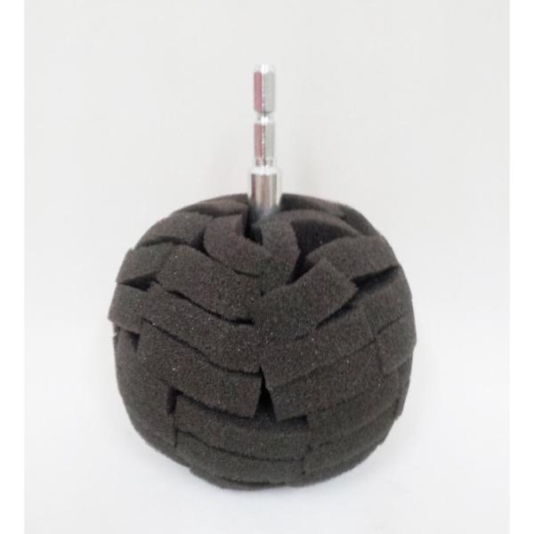 【用途】サンフレックスのスポンジポリッシャーは、車のアルミホイールやタイル、流し台などの汚れ取りに最適です。高性能のポリシャーが、平面や凹凸面にもなじみ、しっかりと磨きます。【商品説明】このぼんぼり型ポリシャーは、直径90mmの大きさで、六...