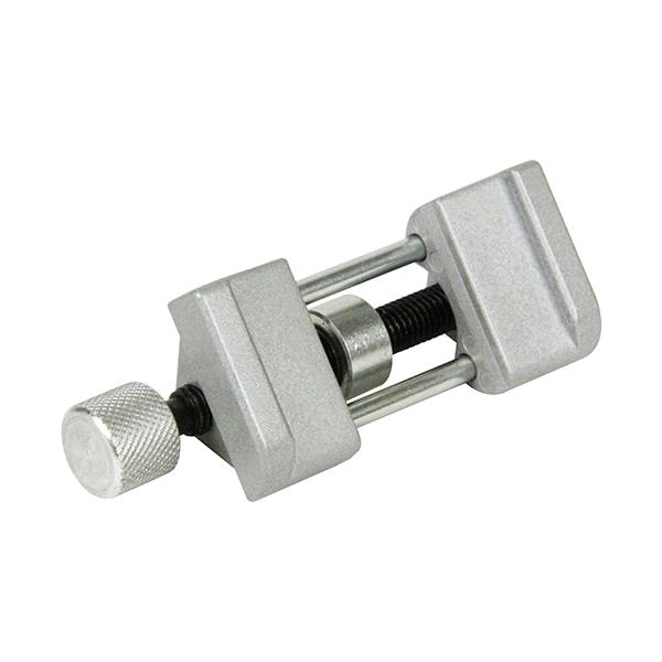 JANコード  4977292122009ブランド名  ＳＫ１１商品名  カンナ刃・ノミ刃研ぎガイド規格  SSG-70商品サイズ  幅40 ×高さ108 ×奥行き33mm重量166ｇ用途  カンナ刃・ノミの刃研ぎの際の角度を固定するガイド...