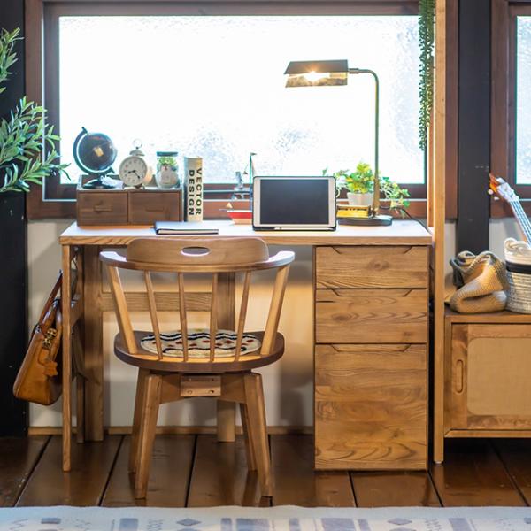 [材質]:・天板：オーク突板・脚：オーク無垢・前板：オーク無垢・塗装：オイル塗料[商品サイズ]:幅110cm×奥行き55cm×高さ70.5cm[生産国]:中国[特徴]:■仕様・オーク材を使用した優しい雰囲気が魅力の「PIPO（ピポ）」シリー...