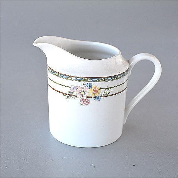 クリーマー　底面φ7.6×H9.8ｃｍ　220ｇ○容量すりきり　250cc○磁器○国産品○食洗機・電子レンジOK