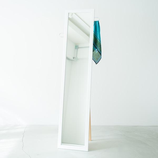 【商品名】 フック付きスタンドミラー(ホワイト/白)  幅35cm 鏡/カガミ/姿見/全身鏡/木製/飛散防止加工/日本製/収納/ラック/ハンガー/北欧風/折りたたみ/SEN-021 【ジャンル・特徴】 ミラー 鏡 かがみ 姿見 すがたみ す...