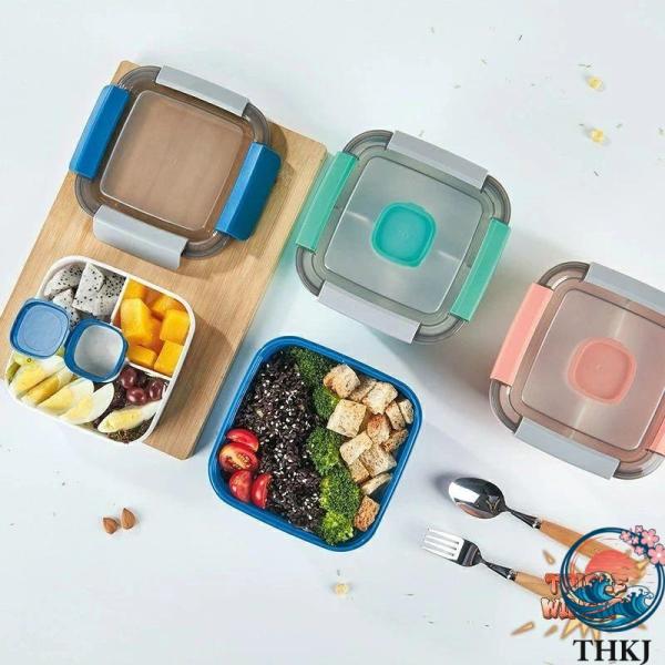 漏れ防止設計サラダランチ容器の蓋には、ゴム製のリムよりもしっかりと密閉するタイトロックが装備されています。 3つのコンパートメントの収納:3つのコンパートメントでサラダ、スナック、フルーツ、その他の食品を分けることができます。 お好みで味わ...