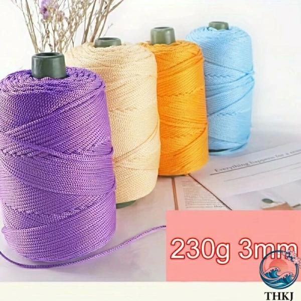 原産国:中国色:白繊維含有量:100% ポリエステル商品ID:FV19185店舗情報:1素材: 100% ポリエステル 重量約: 230g 長さ約: 200m/7874in 厚さ約: 3mm 編み針：NO.12 かぎ針: 5.0-6.0mm