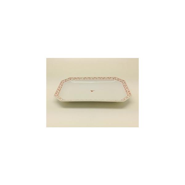 唐草紋様を赤絵で縁取ったデザインは和食はもちろん、雰囲気は中華にも通じるところがあるので、中華料理にも使えそうですね。こちらのサイズは、焼き魚や煮魚などにぴったりの長角皿です。もちろん炒め物などを盛っても♪サイズ口径（幅×奥ゆき）：約213...