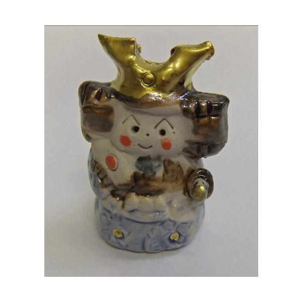 おとこのこが生まれると、端午の節句に鎧兜やこいのぼりを飾りお祝いします。鎧兜は男の子が無事に成長して、強く賢い大人になるようにとの願いこいのぼりは、立身出世を願って飾ります。作陶家が心を込めて創る縁起と癒しの置物たち細川智晴作サイズ：高さ5...