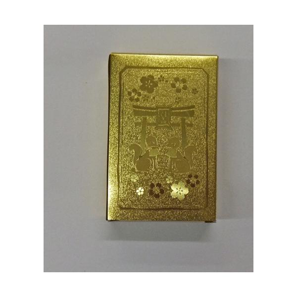 お稲荷さんと親しまれている伏見稲荷大社は、全国に約３万社ある稲荷神社の総本宮です。稲荷神社は、五穀豊穣の神様で、「白いキツネ」がお使いしています。キツネは穀物を食い荒らすネズミを退治する、キツネの尾がたわわに実った稲穂に似ていることから、神...