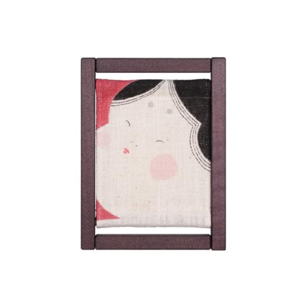 和のモダンインテリアを演出する手染めミニ木枠タペストリーです。 壁に掛けたり、卓上にも飾れる2WAYタイプ。脚は取り外しができます。季節をお手軽に演出するのにぴったりです。