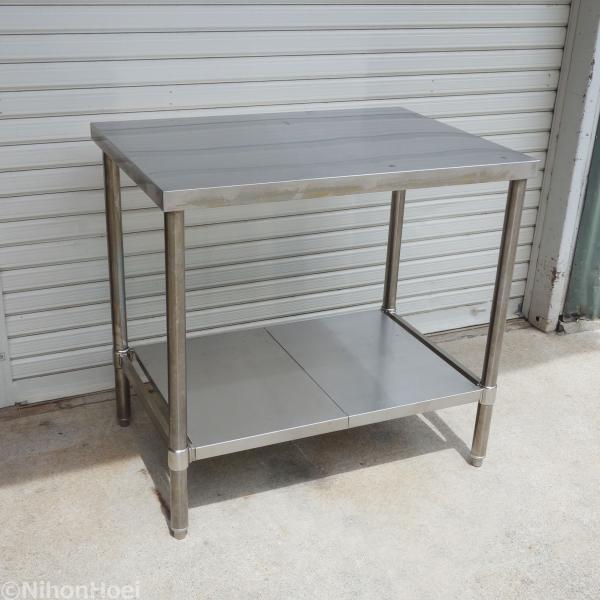 ステンレス 作業台 ◆ 幅850×奥行600×高さ800mm 丸パイプ 棚 ◆ 棚板付き 飲食店 業務用 厨房 厨房設備 調理台 ワークテーブル◆ステンレスの作業台です。◆棚板（2枚）は、取り外し可能です。◆丸パイプ脚、アジャスター付き◆外...