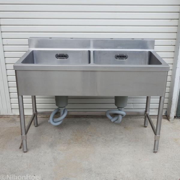 ステンレス 2槽シンク 丸パイプ ◆ 幅1750×奥行600×高さ800mm BG100mm ◆シンク 流し台 流し 二槽 業務用 厨房 飲食店 設備◆ステンレス製、2槽タイプの流し台◆ステンレス製のゴミかご◆丸パイプ脚、アジャスター付き◆...