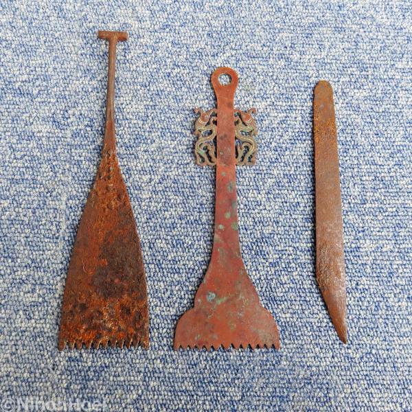 送料無料 ◆ 灰ならし 鉄 真鍮 ◆ 長さ167〜199mm 茶道具 サビ 骨董 レトロ 古道具 炭道具 火鉢 囲炉裏◆灰ならし（灰均）・火鉢や炬燵（こたつ）の火入れ、囲炉裏の灰を均したり、炭火に被せて火力を調節するのに用いるもの。・灰を美...