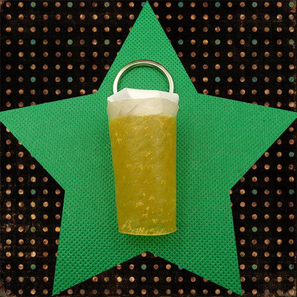 革作家ジャンククリエイツさんのレザーキーリングです！こちらは「ビール」となります！レザーなので使うほど味がでてきますよ。ハンバーガー好きの方へのプレゼントにも大人気の商品です☆ハンドメイド作品となりますので多少の色の違いや形などもございます...