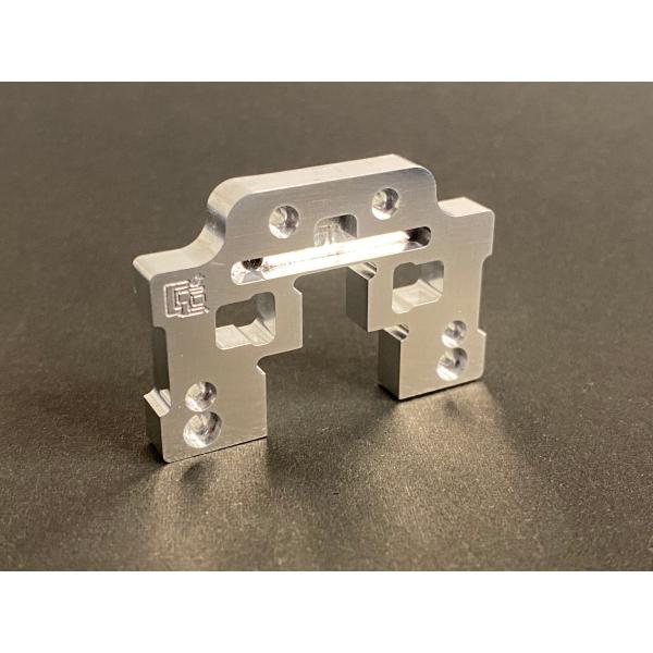 ミニ四駆MSシャーシのフレキシブル加工を施す際に取付が主流となった”お辞儀防止ステー”作成専用ツール。お辞儀防止ステー3種（コの字型・前後/全面タイプ）の型を基準に、”リアブレーキステー”の内側を埋める際に製作するステーR部輪郭、その他キャ...