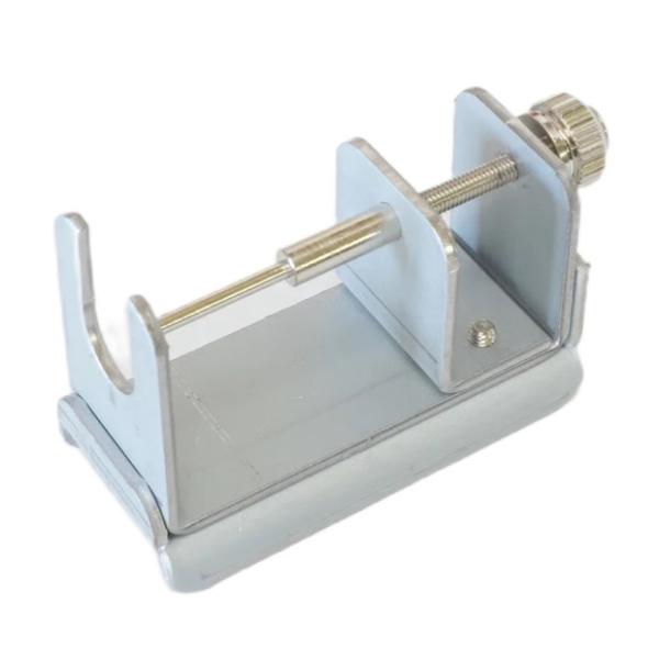 ミニ四駆に取り付けられた「貫通ホイール」を取り外したり、細かな位置出しを行える調整治具です。ホイールを保持するプレートは、小径から大径ローハイトまで、ホイールの大きさに関わらず、しっかりと保持出来るサイズとしながらも、プレート幅は小径ホイー...