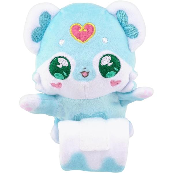『名探偵プリキュア！』より、「くるっとハグして おしゃべりシュシュタン」が登場。腕に着けられる仕様です。おしゃべりセリフは約80種搭載。通常おしゃべりに加え、おはなしモード、おうたモード、クイズモードの3モードで遊ぶことができます。［セット...