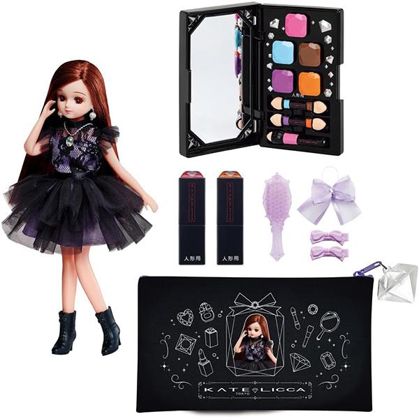 メイクブランド「KATE」とリカちゃんの初のコラボレーション！ 本物みたいな人形用コスメでメイク遊びが楽しめる「KATE LICCA」のデラックスセットです。「KATE」とコラボした「KATE LICCA」が登場！ミラー付きの豪華なメイクパ...