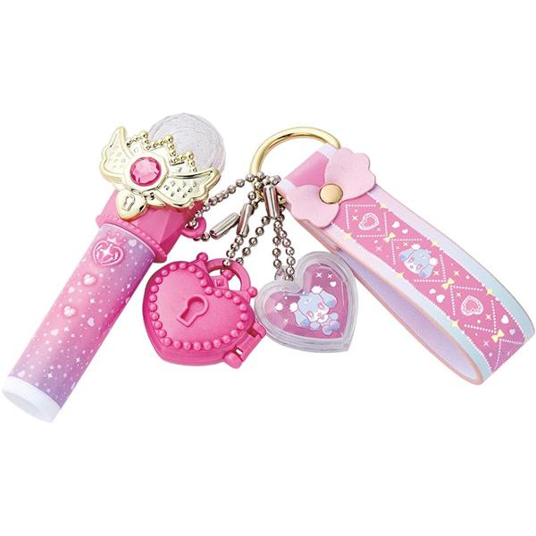 いのりたちとおそろいのリップ＆チークでおしゃれしちゃおう！ コスメをストラップにつけて、いっしょにおでかけ♪ アミューズメントゲーム「アイプリバース」で使えるプレゼントコード付き。アニメやゲームで登場するリップとチークを、付属のストラップに...