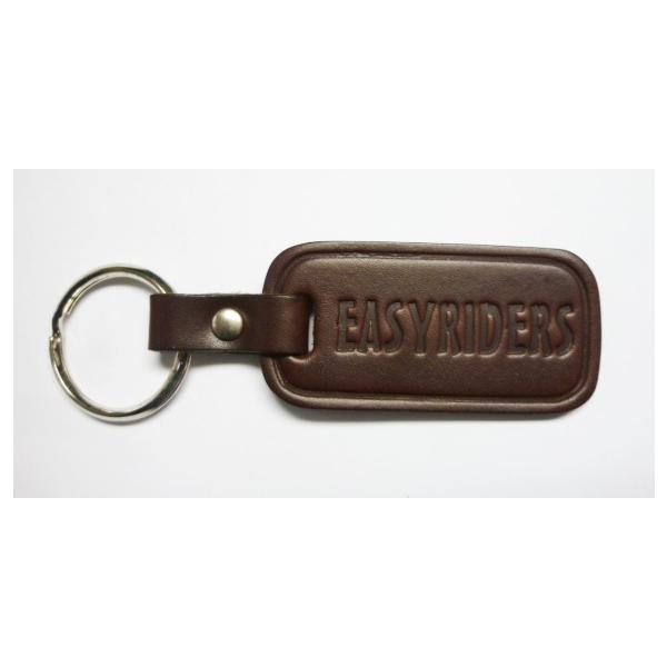 本体:本革製 色:ブラウンキーリング:スチール製サイズ:タグ部 縦60mm×横30mm☆環境に優しい重金属を含まない天然なめし革使用☆表面にEASYRIDERSのロゴが型押しされた本革製トラベラー型キーホルダーです♪愛車のキーを取付るのはも...