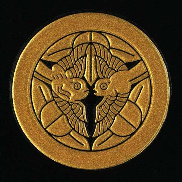 ■日本製■柄サイズ：W３×H３cm柄のみが残るタイプのステッカーです。貼り付けかんたん、他に類を見ない質感と輝き、抜群の耐久性と粘着力！スマホカバー等に貼り付けるのに調度なサイズ！上杉氏一門はもとより、上杉氏に功のあった武家が拝領したことか...