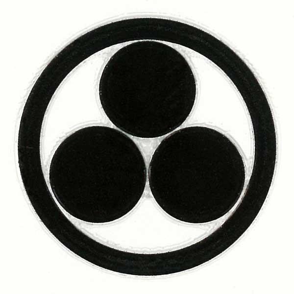 ■日本製■柄サイズ　W3cm×H3cm家紋の柄のみが残るタイプのステッカーです。貼り付けかんたん、他に類を見ない質感と輝き、抜群の耐久性と粘着力！スマホカバーや剣道の胴に貼り付けるのに調度いいサイズ！星太陽、月、星など、天体は運命を司る神と...