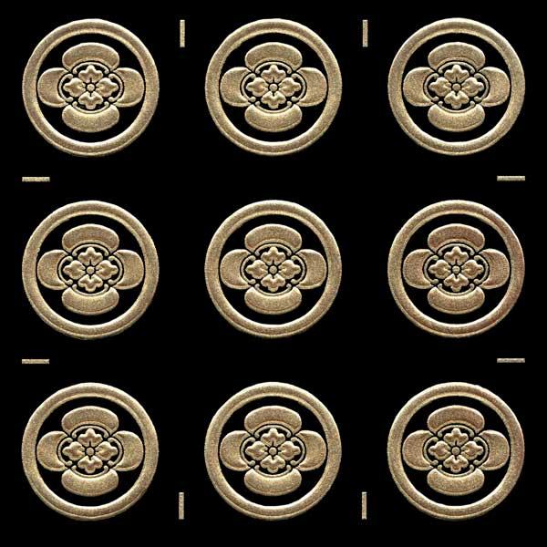 ■日本製■柄サイズ　W1.5cm×H1.5cm家紋の柄のみが残るタイプのステッカーです。貼り付けかんたん、他に類を見ない質感と輝き、抜群の耐久性と粘着力！ご要望の多かった小さめのサイズが登場しました！木瓜…日本十大紋の一つ。文様としては古く...