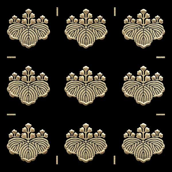 ■日本製■柄サイズ　W1.5cm×H1.5cm家紋の柄のみが残るタイプのステッカーです。貼り付けかんたん、他に類を見ない質感と輝き、抜群の耐久性と粘着力！ご要望の多かった小さめのサイズが登場しました！桐古代中国では、桐の木は想像上の瑞鳥「鳳...