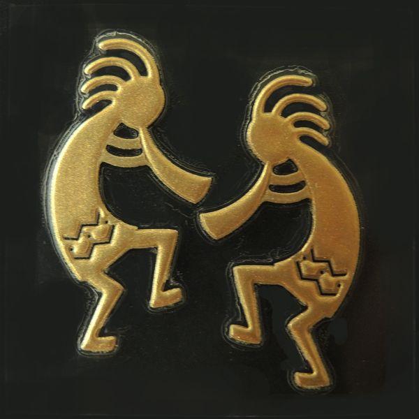 ネイティブアメリカンの精霊、ココペリが蒔絵シールになって登場！ココペリは古代から〜土地を肥やし、その背中から種をまく〜と伝えられ。豊作・子宝・幸運をもたらすといわれています。スマートフォンカバーや、小物によく映えます！ー詳細ー■シールサイズ...