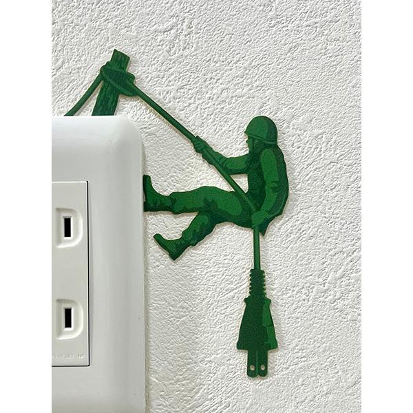 ■日本製■シールサイズ　縦 7.8 cm  x  横 8.0 cm電気のスイッチまわり、棚の上、トイレの壁など毎日何気なく見ている場所にストーリーを生み出すことができるウォールステッカーです。従来のシールのようにテカテカ反射することが無いフ...