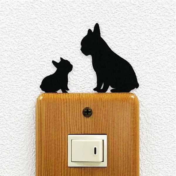 ■日本製■シールサイズ　子犬：縦2.6cm  x  横2.6cm　　　　　　　　親犬：縦5cm  x  横5.1cm　　　　　　　　　　　　　　　電気のスイッチまわり、棚の上、トイレの壁など毎日何気なく見ている場所にストーリーを生み出すこと...