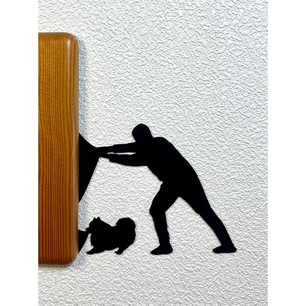 ■日本製■シールサイズ　人　　縦7.3cm x 横8.3cm　　　　　　　　　　　　　　　　犬　　縦2.3cm x 横3.2cm電気のスイッチまわり、棚の上、トイレの壁など毎日何気なく見ている場所にストーリーを生み出すことができるウォールス...