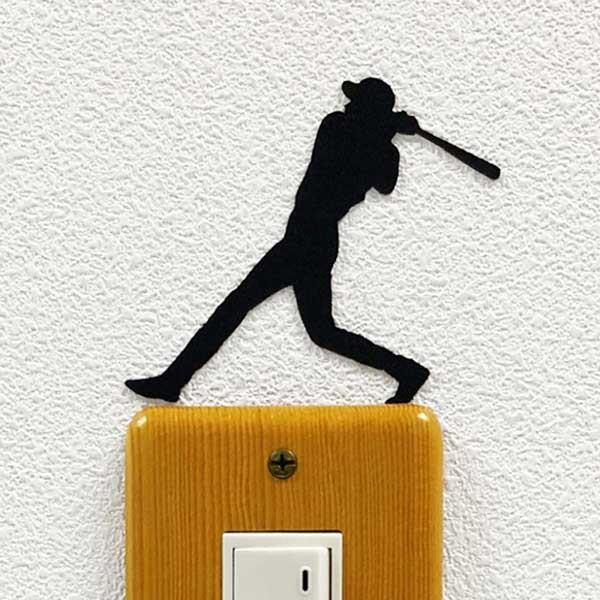 ■日本製■シールサイズ　縦 7.6cm x 横 8.9 cm　電気のスイッチまわり、棚の上、トイレの壁など毎日何気なく見ている場所にストーリーを生み出すことができるウォールステッカーです。従来のシールのようにテカテカ反射することが無いファブ...