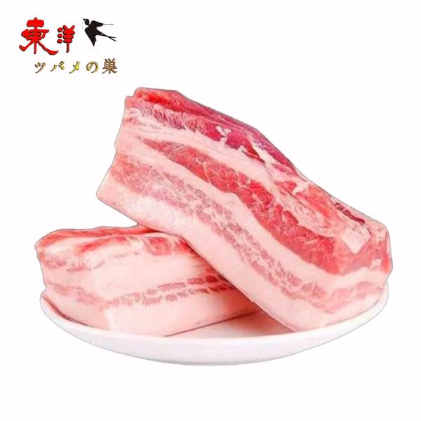 【名　称】皮付き豚バラブロック【原材料】豚バラ肉【内容量】約1KGx5点【原産地】海外【賞味期限】パッケージに記載【保存方法】冷凍【注意事項】画像はイメージです。入荷状況により、商品パッケージが変更となる場合がございます。あらかじめご了承く...