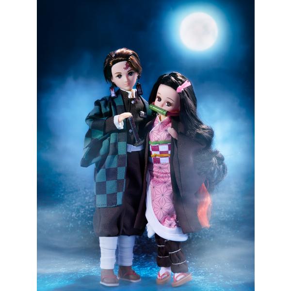 テレビアニメ「鬼滅の刃」とリカちゃんが夢のコラボレーション！【竈門炭治郎 × はるとくん】あの緑と黒の市松模様の羽織や額の傷跡、日輪刀などを再現。付属の専用ジョイントパーツにより刀は手に持たせることも可能です。羽織を脱いで隊服の姿にすること...