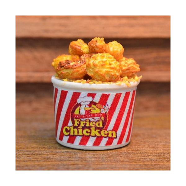 ▼この商品は【ミニチュアフード フライドチキン(A) [SM-FCK2] 品番：28568】です。1/12スケールのミニチュア ドールハウス用の小物です。海外輸入商品の為、塗装などにムラがある場合がございますのでご了承ください。フライドチキ...