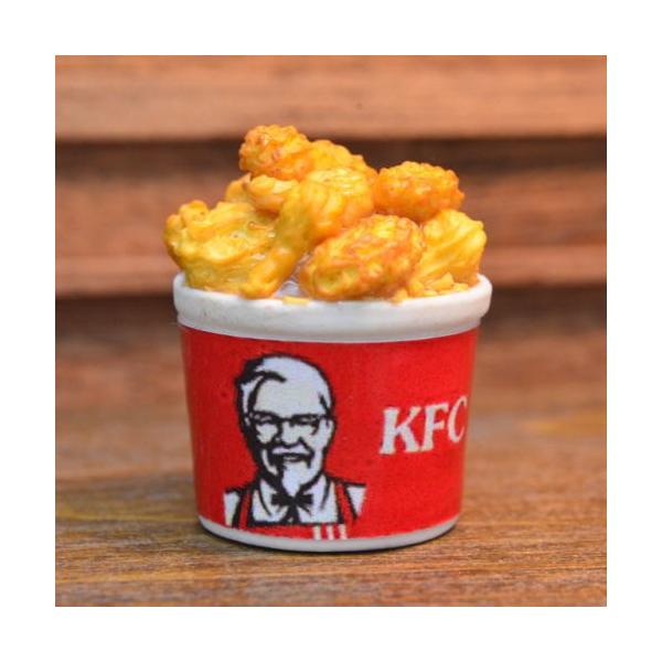 ▼この商品は【ミニチュアフード フライドチキン(B) [SM-FCK1] 品番：28569】です。1/12スケールのミニチュア ドールハウス用の小物です。海外輸入商品の為、塗装などにムラがある場合がございますのでご了承ください。フライドチキ...