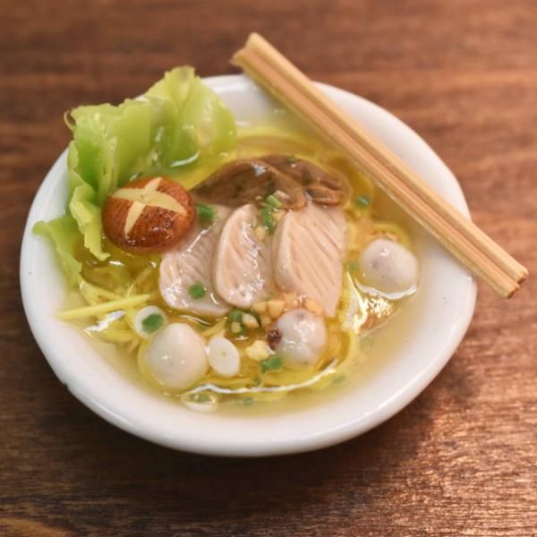 ▼この商品は【ミニチュアフード 麺料理シリーズ [SM-FND05]】です。1/12スケールのミニチュア ドールハウス用の小物です。海外輸入商品の為、塗装などにムラがある場合がございますのでご了承ください。ミニチュア麺料理シリーズです！ハン...