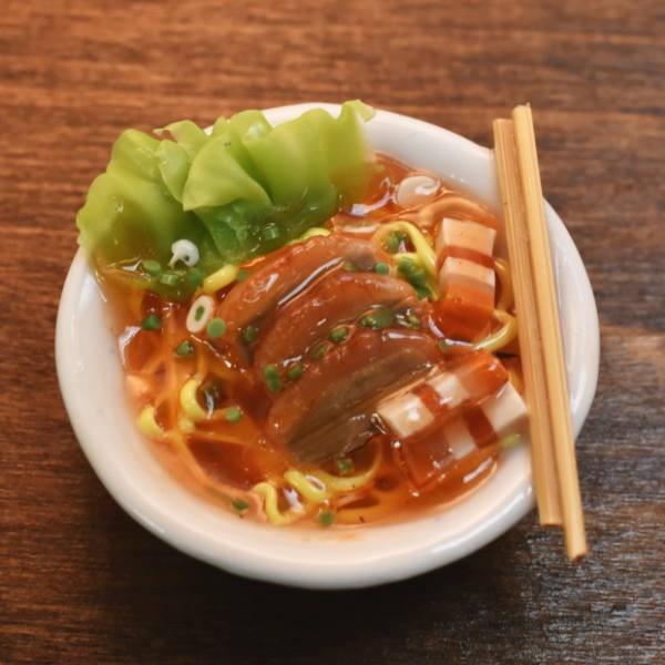 ▼この商品は【ミニチュアフード 麺料理シリーズ [SM-FND07]】です。1/12スケールのミニチュア ドールハウス用の小物です。海外輸入商品の為、塗装などにムラがある場合がございますのでご了承ください。ミニチュア麺料理シリーズです！ハン...
