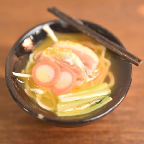 ▼この商品は【ミニチュアフード タイのうどんシリーズ [SM-FUD04]】です。1/12スケールのミニチュア ドールハウス用の小物です。海外輸入商品の為、塗装などにムラがある場合がございますのでご了承ください。ミニチュアタイのうどんシリー...