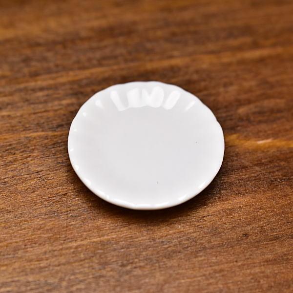 ▼この商品は【ミニチュア雑貨 陶器 Sサイズ [SPLP11] (セラミックプレート/カラー：ホワイト)】です。1/12スケールのミニチュア ドールハウス用の小物です。海外輸入商品の為、塗装などにムラがある場合がございますのでご了承ください...