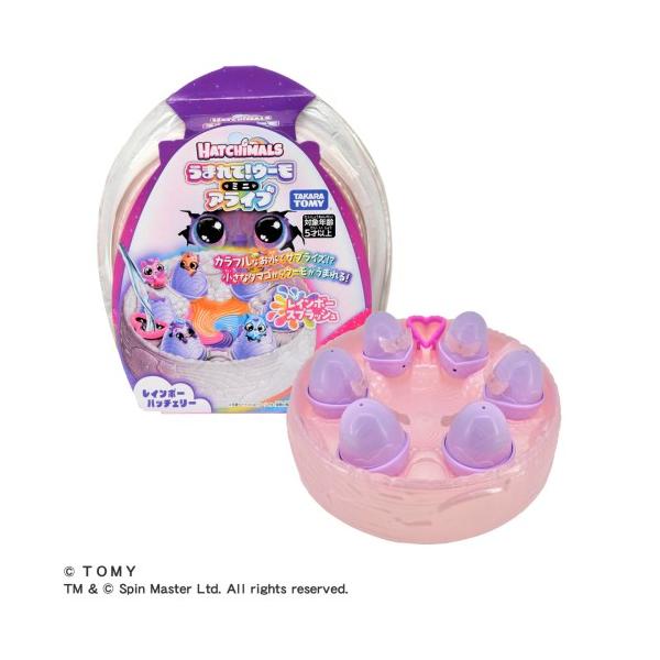 付属のプールにたまごをセットしてお水を注ぐと、たまごの中からウーモミニが一斉に誕生！カラフルなお水がプールに広がるよ。小物と魔法の羽をウーモミニに差して遊んだり、たくさん集めてコレクションしよう♪プールはウーモミニの遊び場としても使用できま...