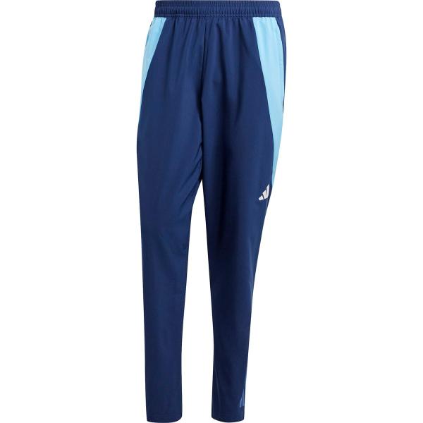 ・シューレースクロージャー・メッシュアッパー・テキスタイルライニング・Cloudfoamミッドソール説明ティロ 24 コンペティション プレゼンテーションパンツピッチの外にいるときも、試合に向けた準備は万端。プロ選手たちがメディアの取材を受...