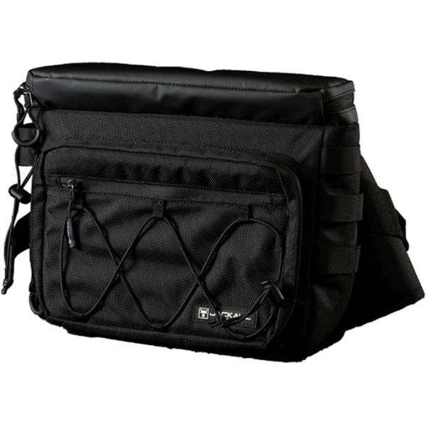 ■メーカー：JACKALL(ジャッカル)説明1日の釣行に必要な容量を備えた「ジャストサイズ」なショルダーバッグ。細かな部分まで充実の機能を装備でショアゲーマーを心強くサポート。ショアゲーマーに向けて現場主義で利便性を考え、作り上げたショルダ...