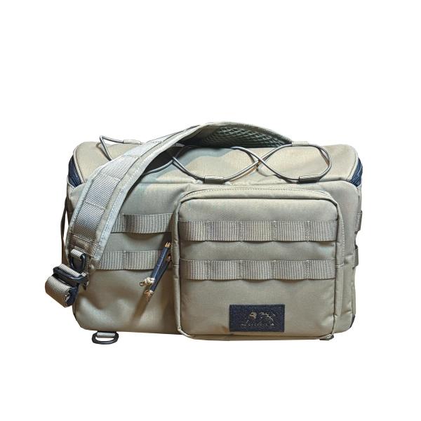 ■バリエーション：カラー: KHAKI(カーキ) / サイズ: 40 x 13 x 25 cm / スタイル: ワンショルダーバッグ / パターン: 無地 / 数量: 1■セット：1■メーカー：LINHA(リーニア)(1)VS3043 も余...
