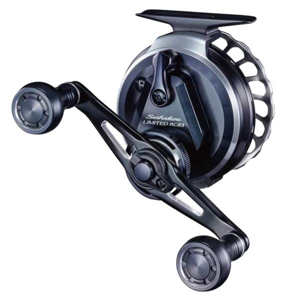 ■バリエーション：RIGHT,混合カラー,83■メーカー：シマノ(SHIMANO)・ギア比：4.1 / 最大ドラグ力(kg)：1.2 / 最大巻上長(cm/ハンドル1回転)：83・自重(g)：205・スプール寸法(径/幅)(mm)：64.5...