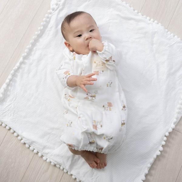 【トイザらス・ベビーザらス限定】人気キャラクター　スヌーピーの新生児２WAYドレスです。Ｗガーゼ素材なので、肌あたりが優しいです。