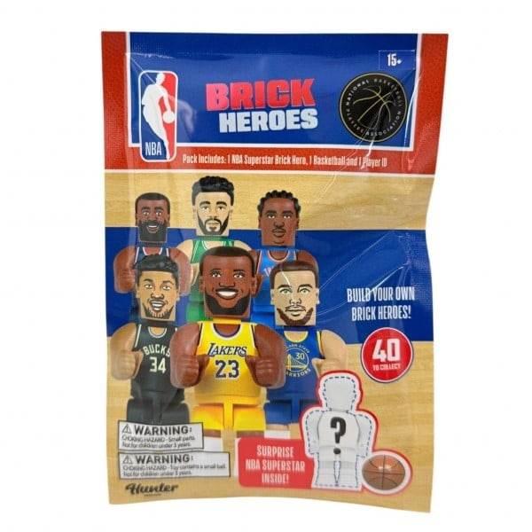 NBA BRICK HEROESは、NBAスター選手をブロックで再現した、組み立て式のコレクタブルフィギュアシリーズです。ブラインドパック形式で販売され、ミニバスケットボールやカードが付属するほか、コートやスニーカーを再現したセットも展開さ...